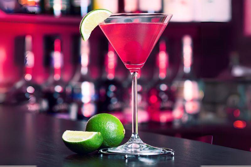 Proste drinki, które zrobisz w domu – 12 przepisów